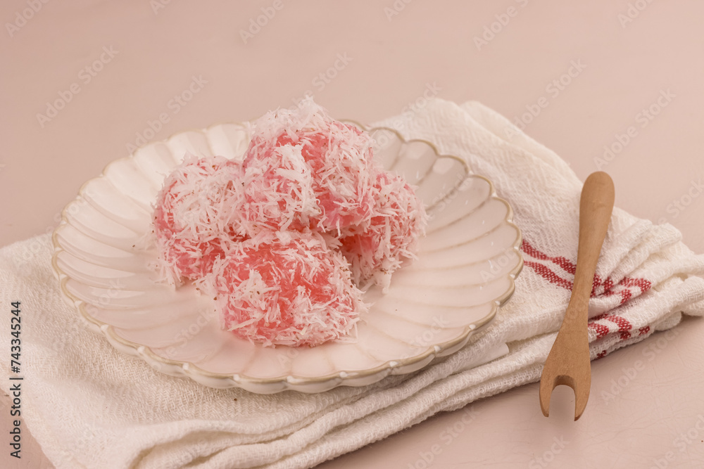 Pichi-Pichi or Pitsi-Pitsi is a Filipino Dessert made from Steamed ...