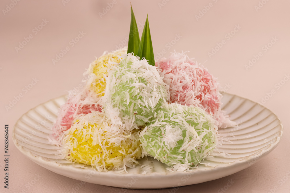 Pichi-Pichi or Pitsi-Pitsi is a Filipino Dessert made from Steamed ...
