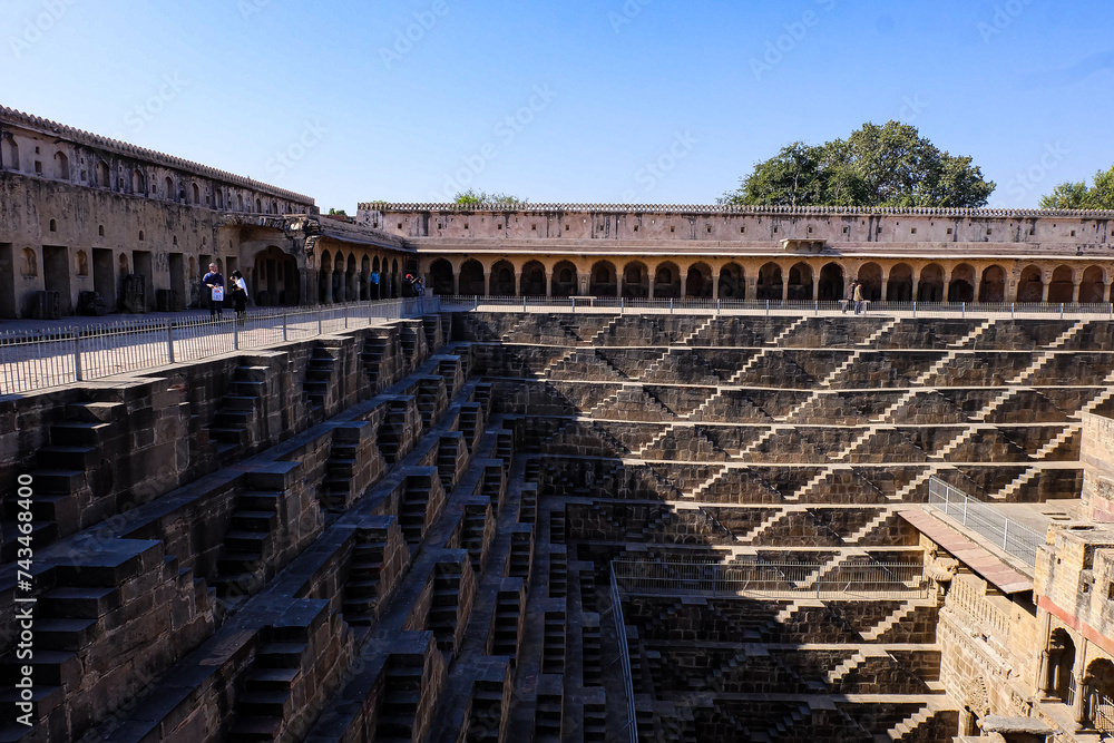 The amazing Chan Baori Step well and Panna Meena Ka Kund stair case to ...