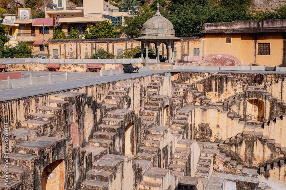 The amazing Chan Baori Step well and Panna Meena Ka Kund stair case to ...