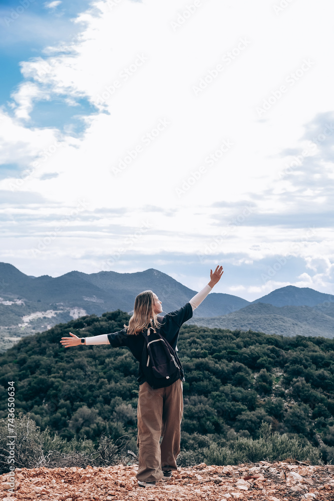 Travel.Eco travel,woman solo traveling alone,digital nomad,bleisure ...