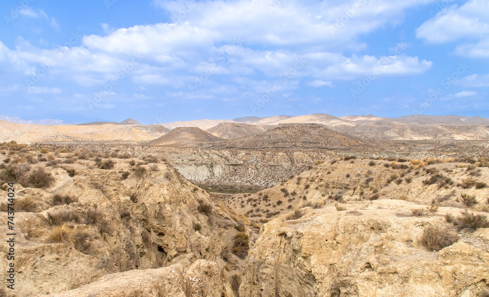Paisaje desértico en las cercanías de Tabernas, Almería, España ...