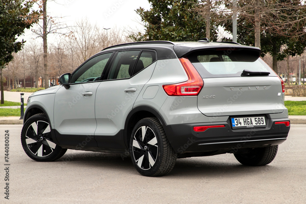 Volvo XC40 Recharge P8 Single Motor is a pure electric SUV model ...
