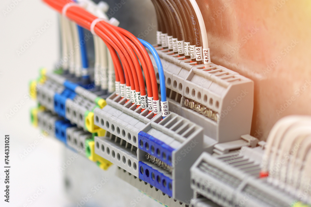 Electrical pass-through terminals for connecting copper mounting wires ...