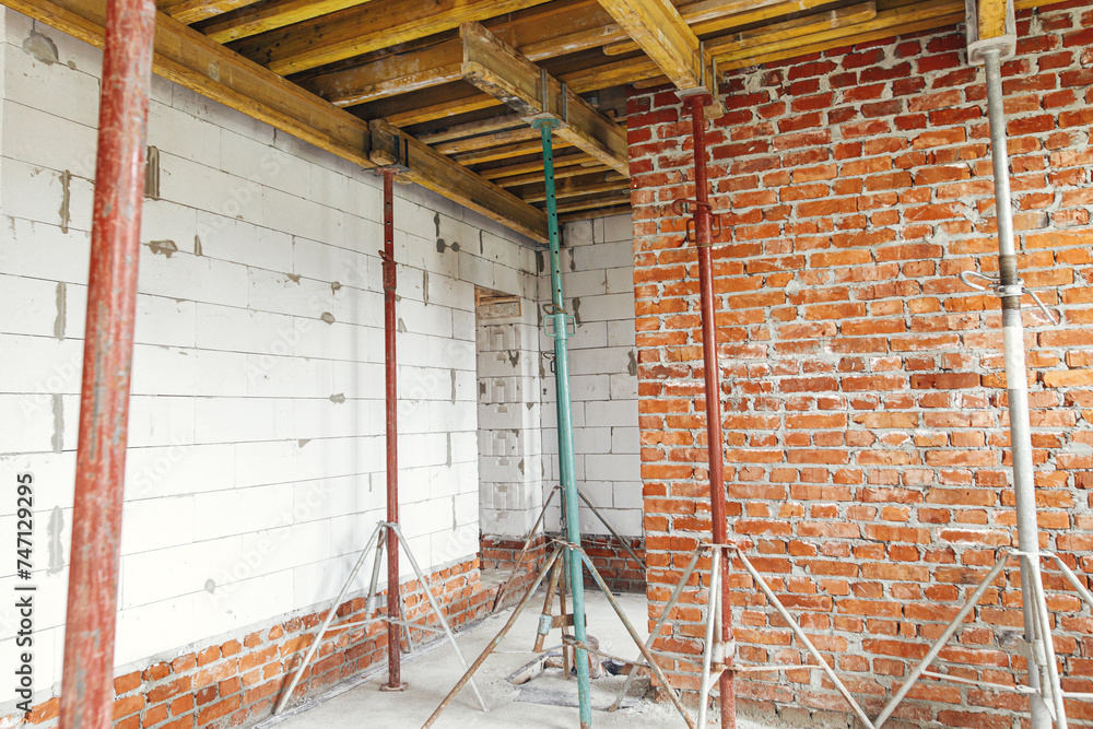 Slab formwork for concrete pouring. Concrete slab construction for ...