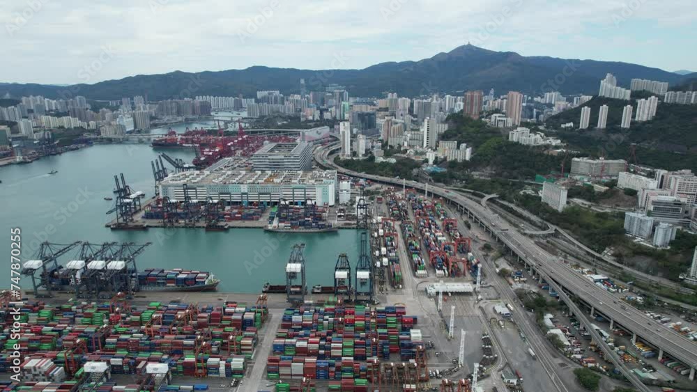 Vidéo Stock Kwai Tsing Container Terminals near Stonecutters Bridge ...