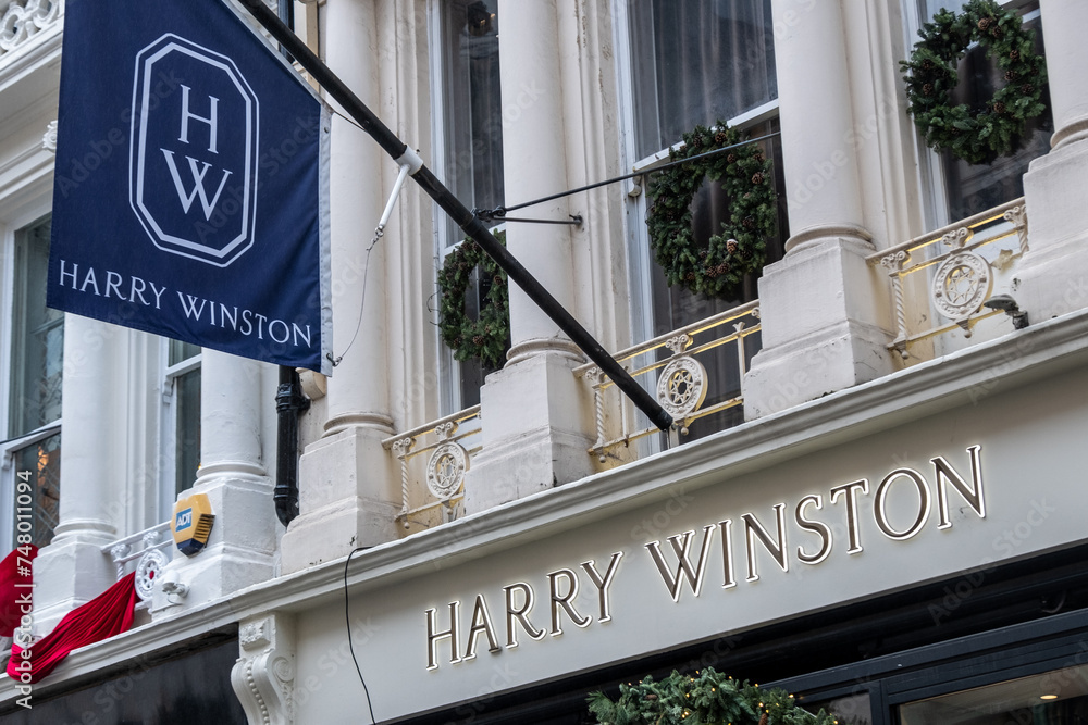 LONDON- DECEMBER 14, 2023: Harry Winston store on Bond Street, Mayfair ...
