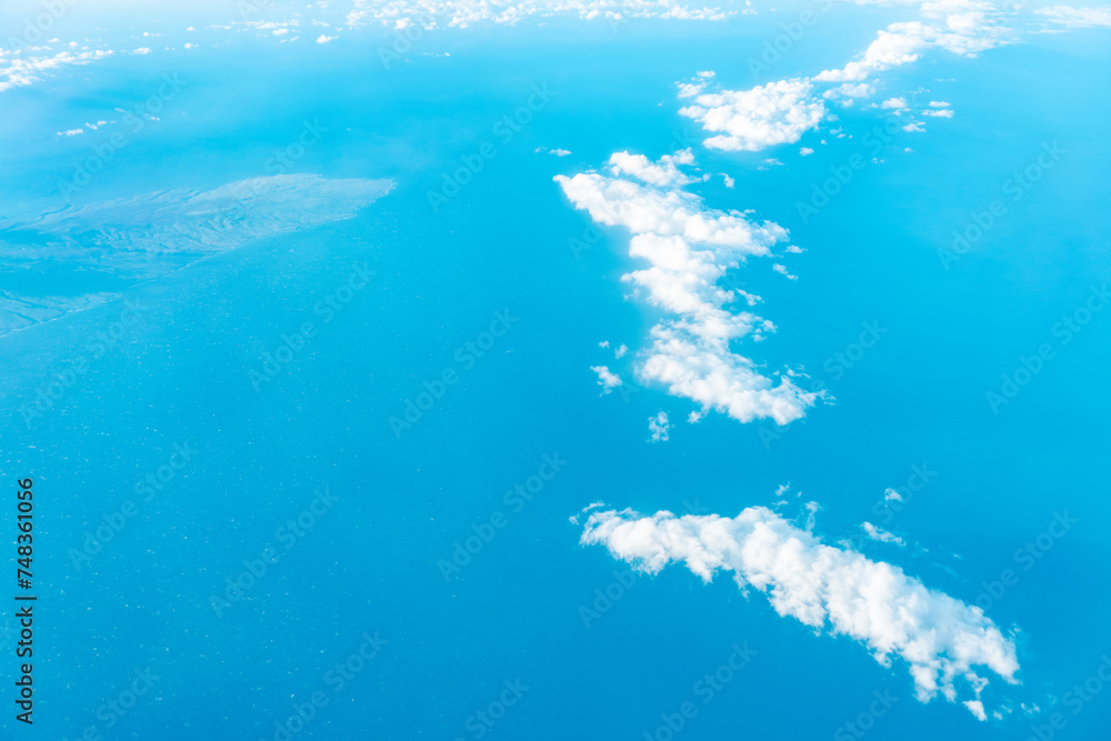 Aerial photography of Honolulu to Hilo from the plane. Kahoʻolawe ...