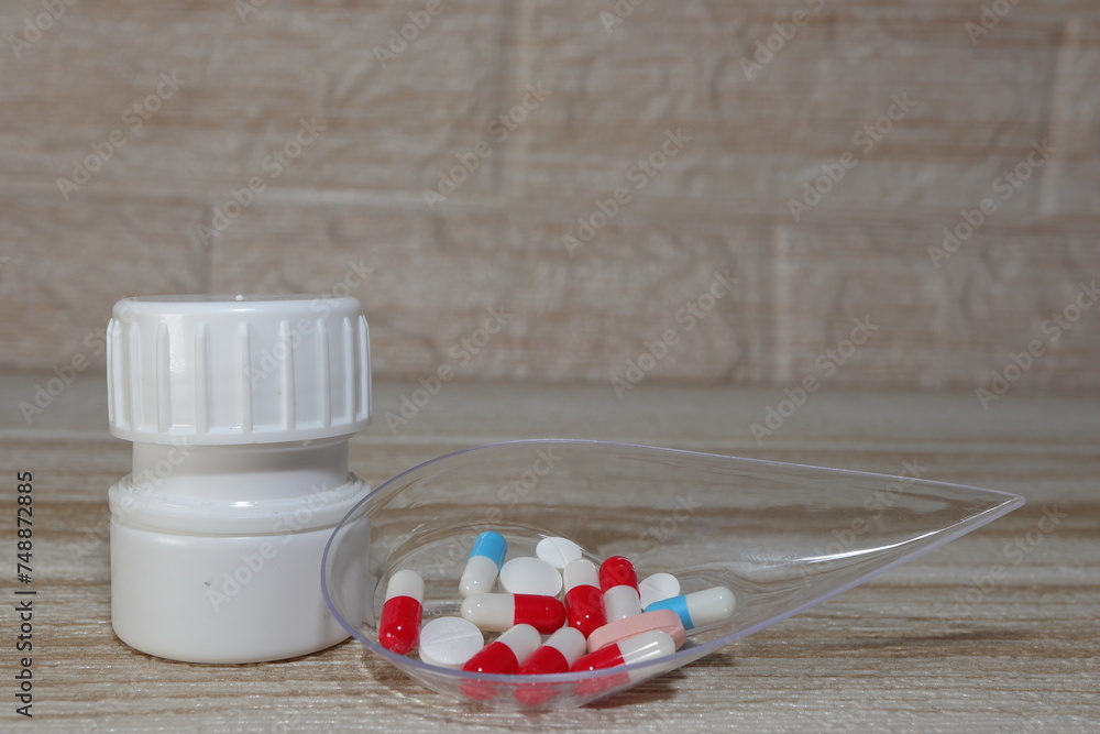 medicamentos grageas pastillas medicina enfermo Stock Photo | Adobe Stock