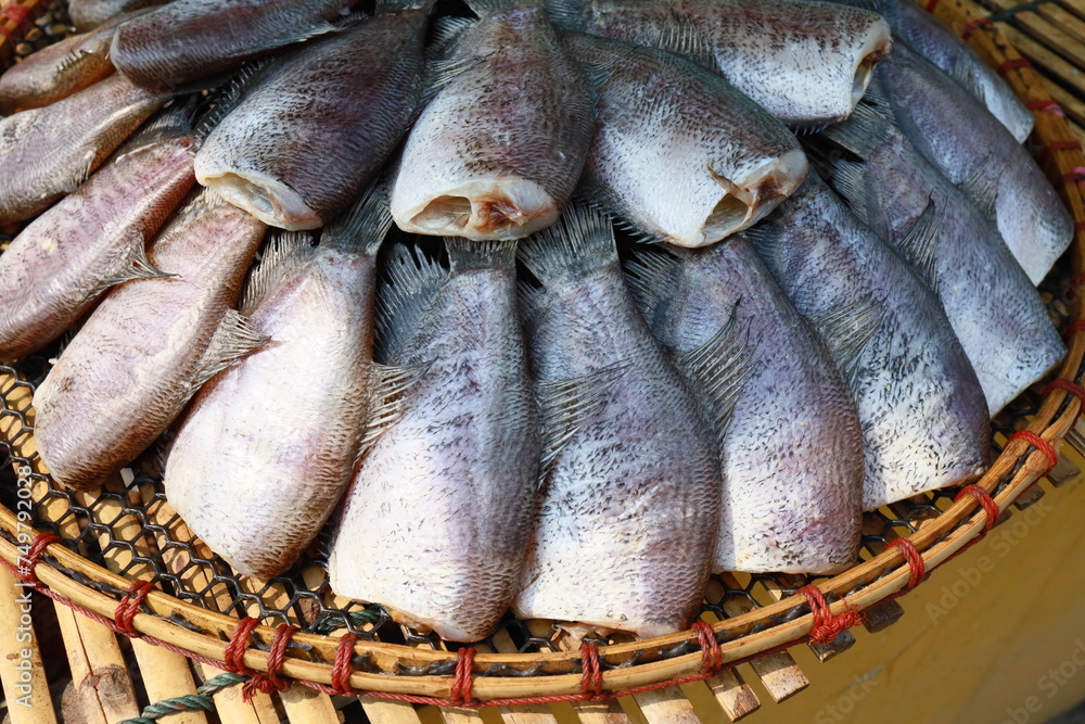 Gourami is a type of freshwater fish. The scientific name is ...