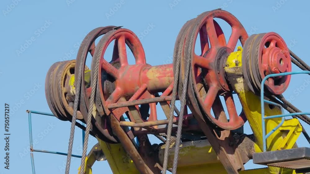 Vidéo Stock Mechanism Of Heavy Excavator Machine Used For Lifting Boom ...