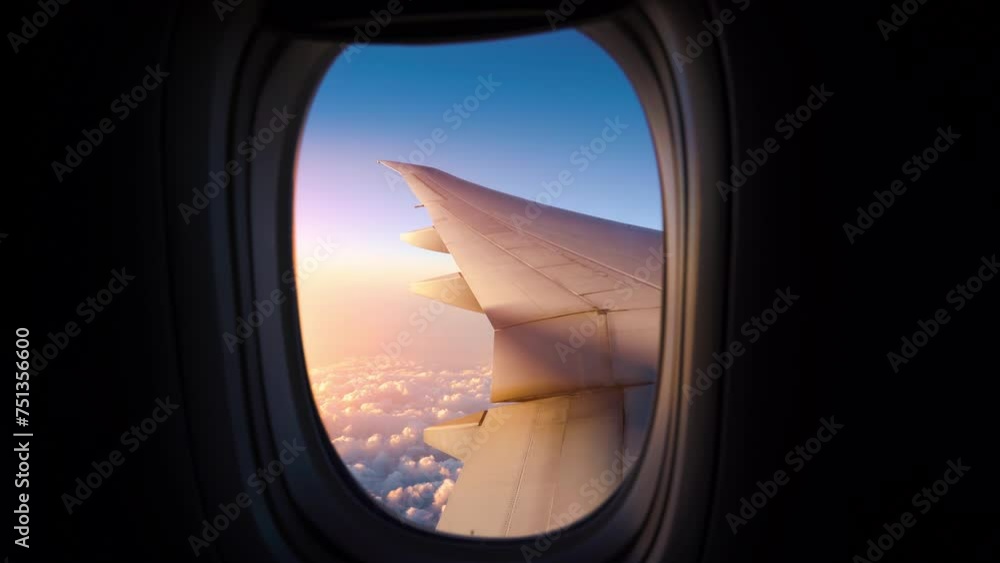 Vidéo Stock Airplane flight. Wing of an airplane flying above the ...