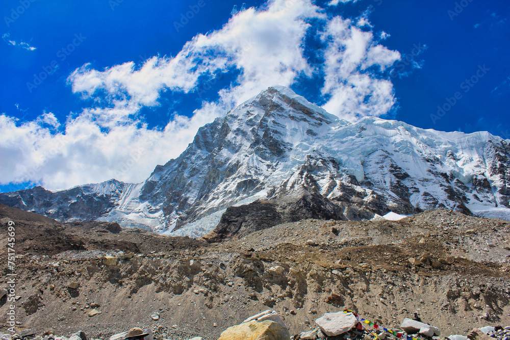 Pumori lies west of Everest and towers over the Everest Base camp in ...