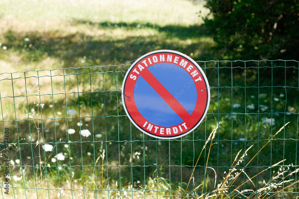 stationnement interdit french text means risk car impound Traffic Laws ...