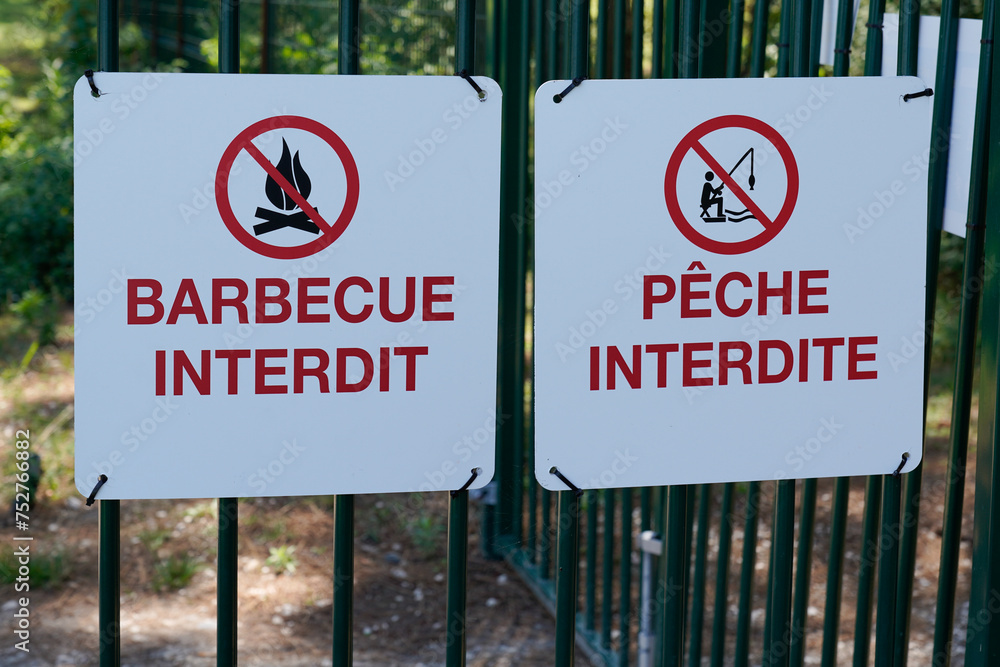 barbecue interdit panel and peche interdite sign french text means ...
