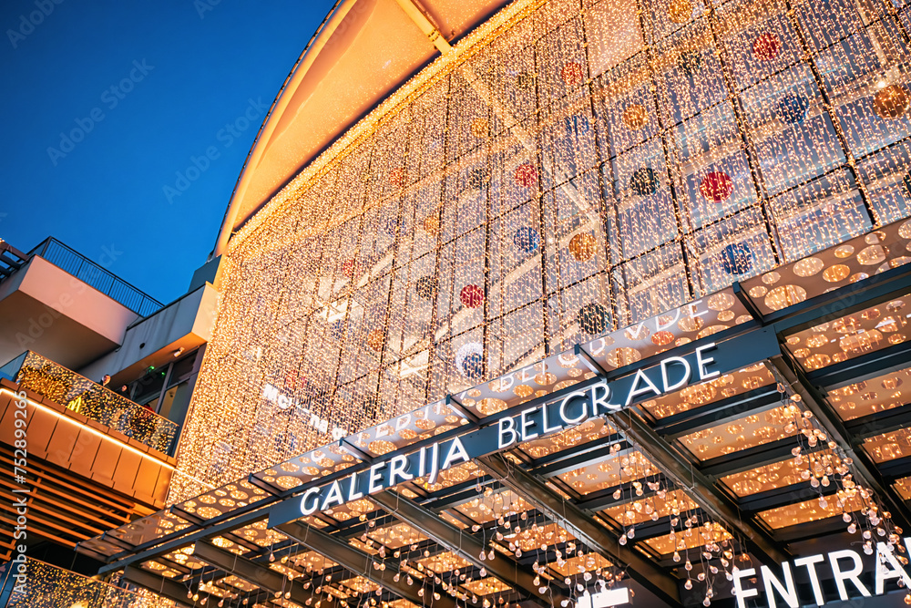 02 January 2024, Belgrade, Serbia: bustling atmosphere of Belgrade's ...