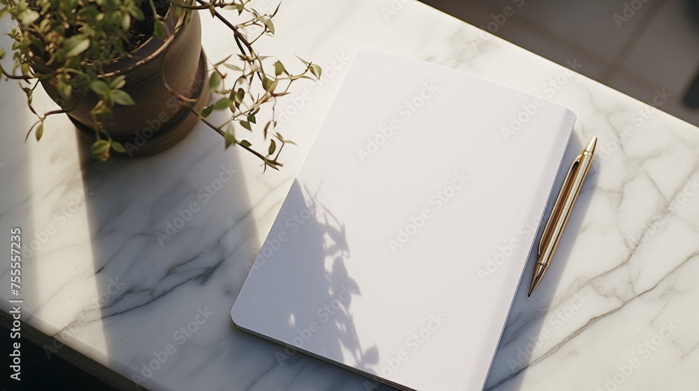 Bloc note blanc sur fond blanc. Mock-up. Papier, cahier, business ...