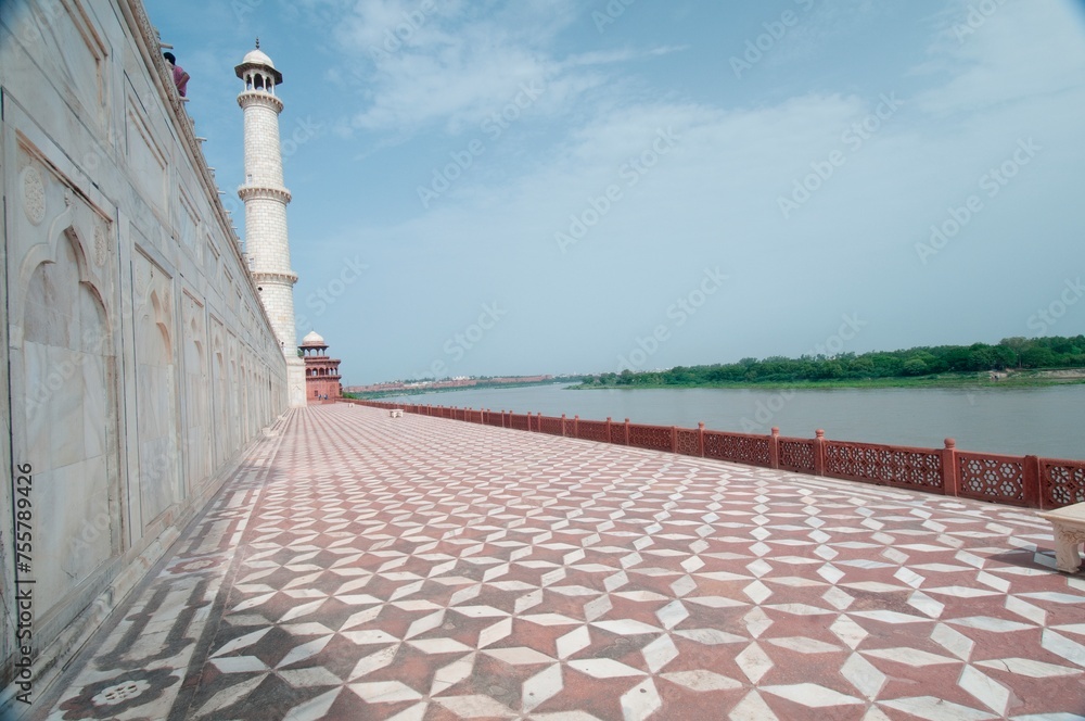 Foto de Taj Mahal ivory-white marble mausoleum Best Example of Mughal ...