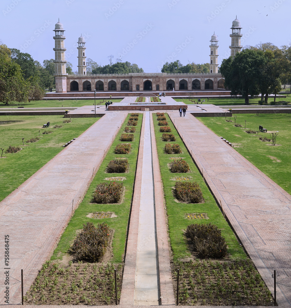TOMB OF MUGHAL EMPEROR jAHANGIR IN THE CITY OF LAHORE IN PAKISTAN ...