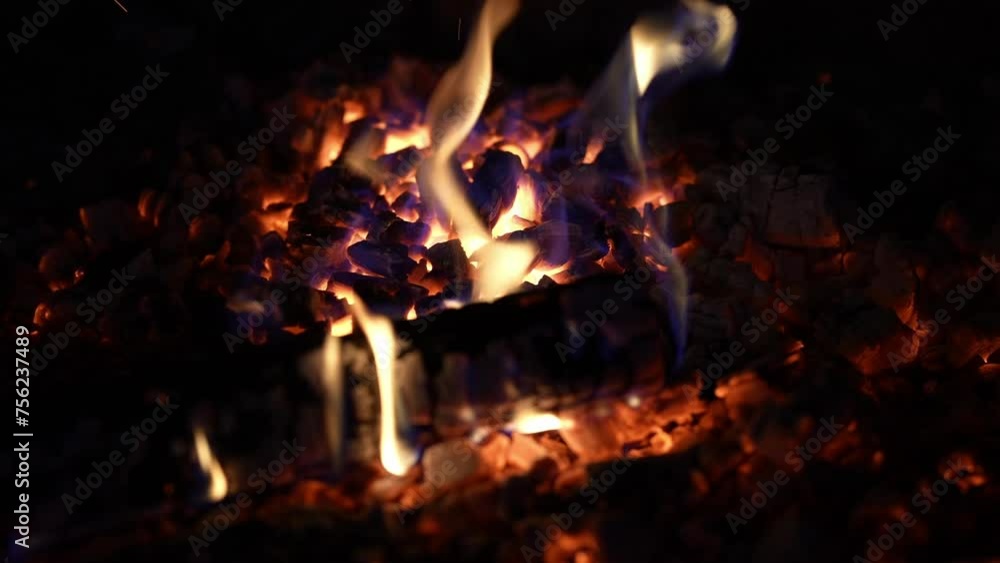 Vidéo Stock Flying Embers from fire. Burning hot bonfire sparks. Fire ...