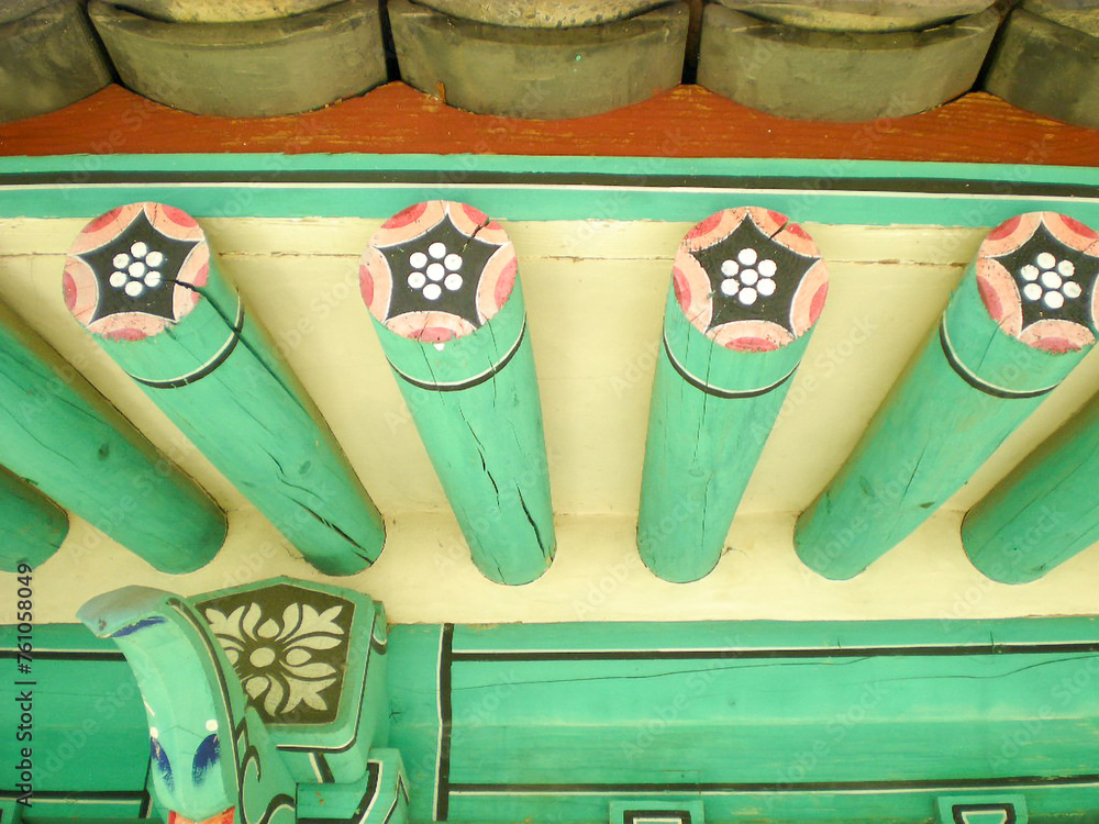 Beautiful Dancheong image painted on an old Korean Hanok Stock Photo ...