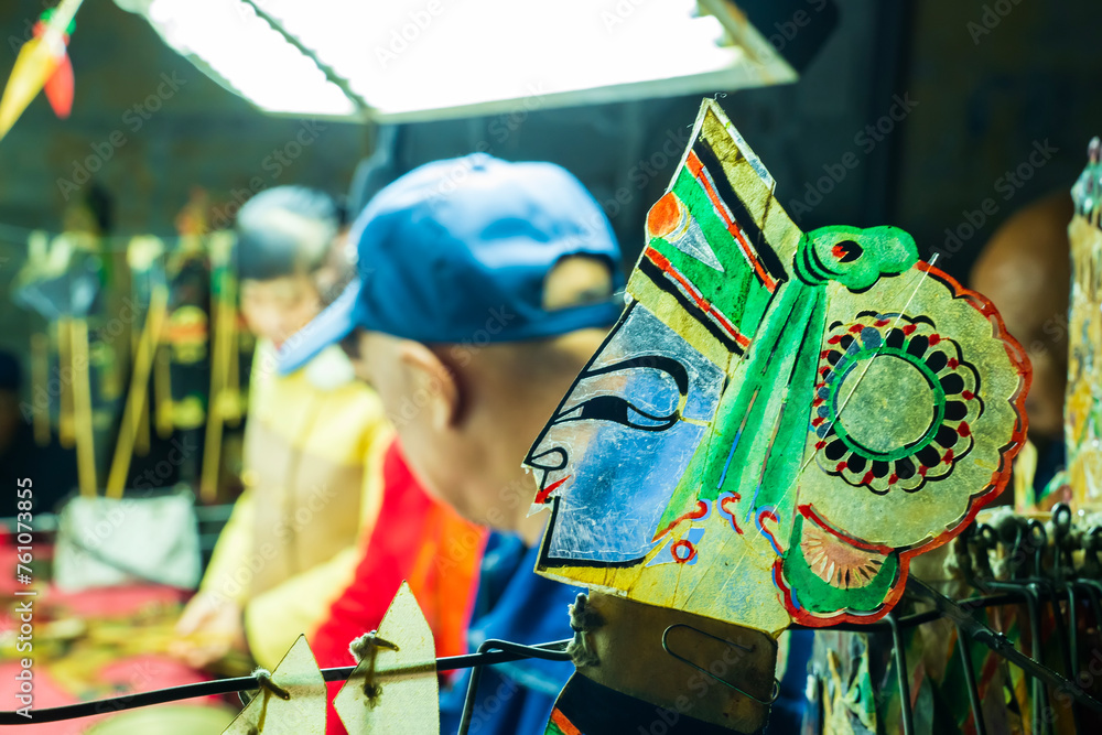 Chinese shadow theater, is also known as "the hand-operating shadow ...