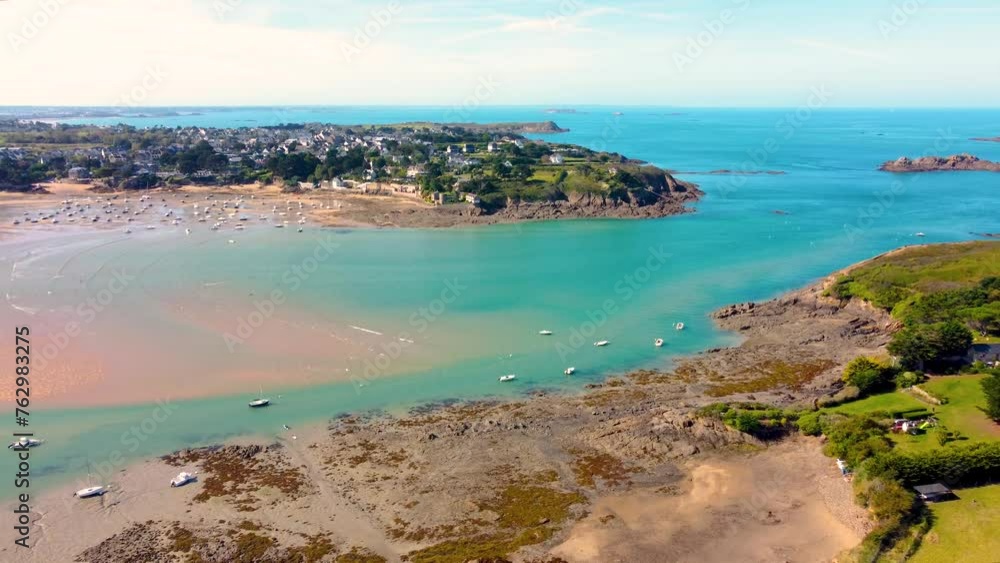 Vue aérienne de la Plage et de la Côte bretonne, Côte Atlantique, Plage ...