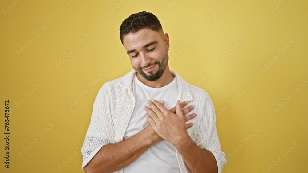 Vidéo Stock Beaming young arabian man with proud cheerful smile, eyes ...