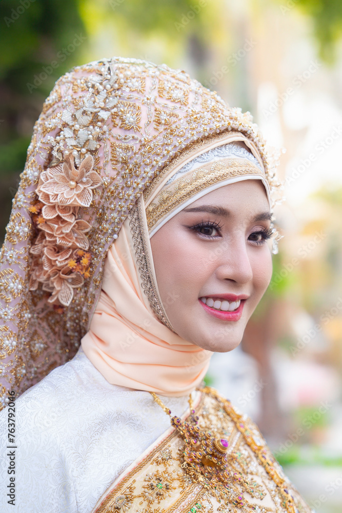 Islamic bride in hijab, Portrait of Muslim bride in traditional islamic ...