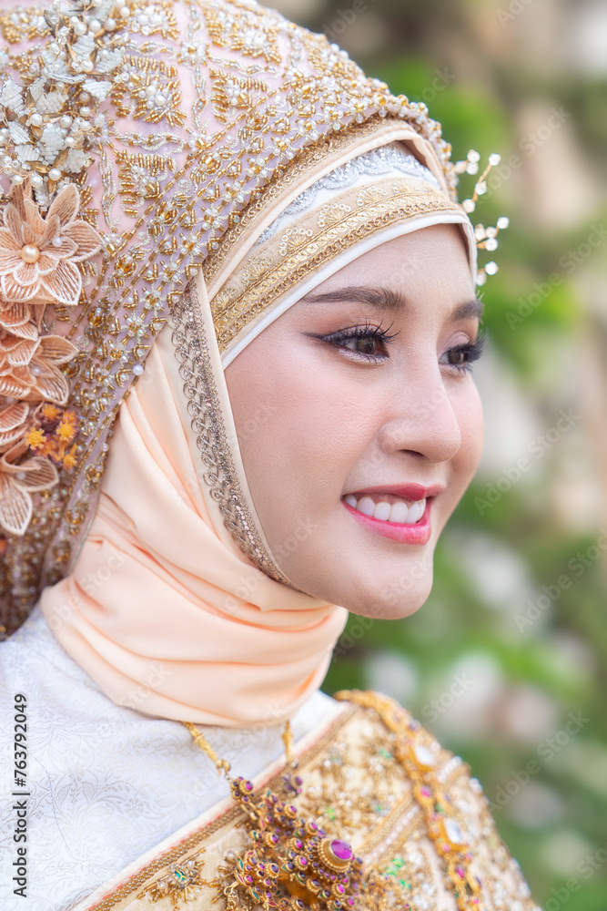 Islamic bride in hijab, Portrait of Muslim bride in traditional islamic ...