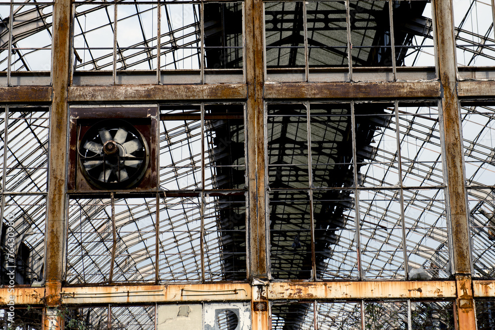 The crystal palace in Milan Lambrate, factory for the assembly line of ...