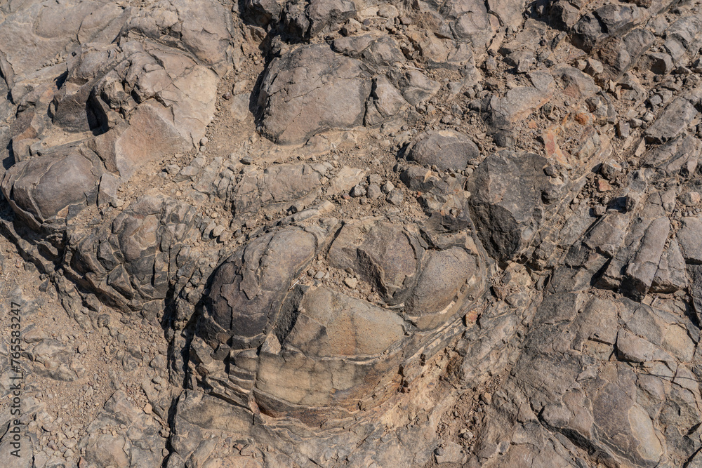 Spheroidal weathering tholeiitic basalt. onion skin weathering ...