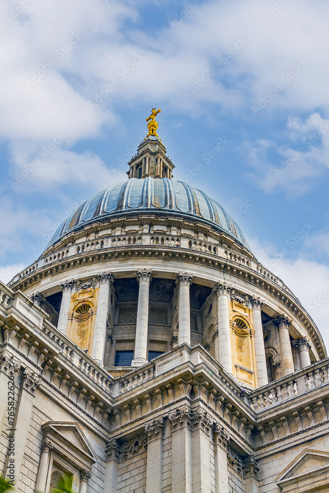 Famous St. Paul Cathedral in London, It sits at top of Ludgate Hill ...