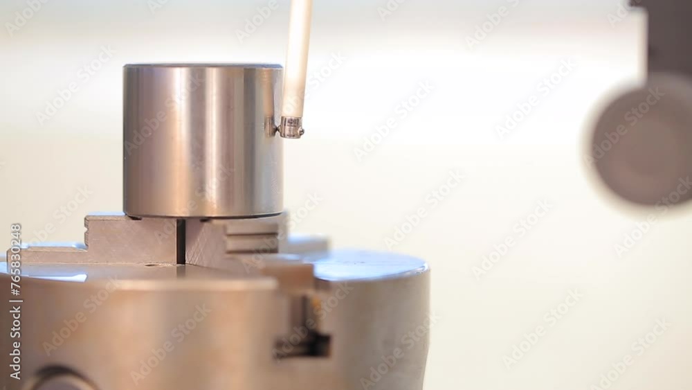 Vidéo Stock surface roughness tester profilometer stylus probe device ...