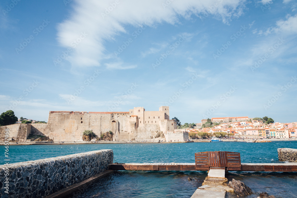 Paysage du village de Collioure. Bord de mer à Collioure. Vue sur le ...