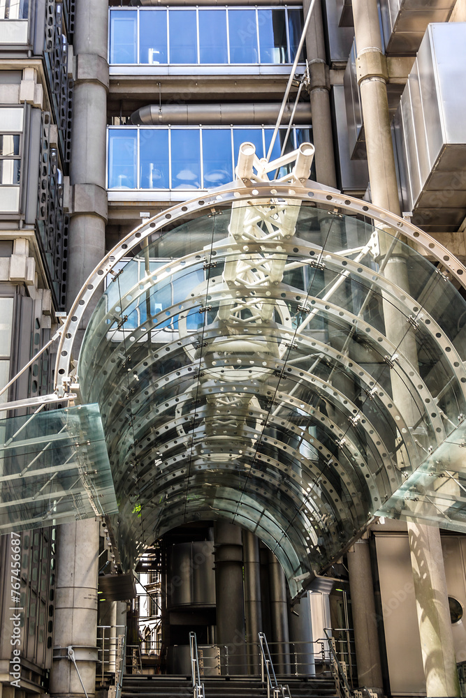 Buildings Lloyd (or Inside-Out Building) home of insurance institution ...