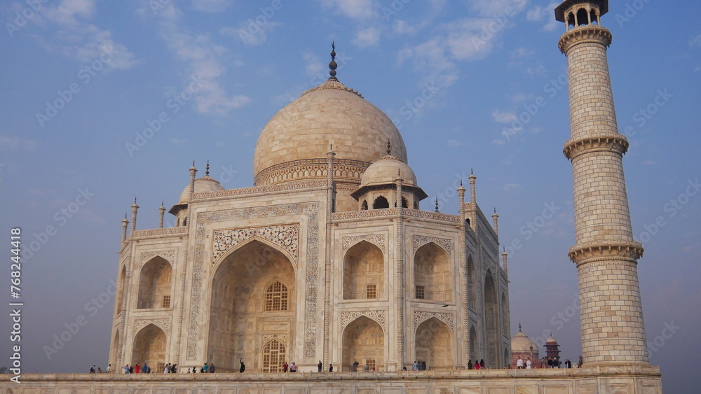 Gros plan de la façade du Taj Mahal et de ses magnifiques mosaiques et ...