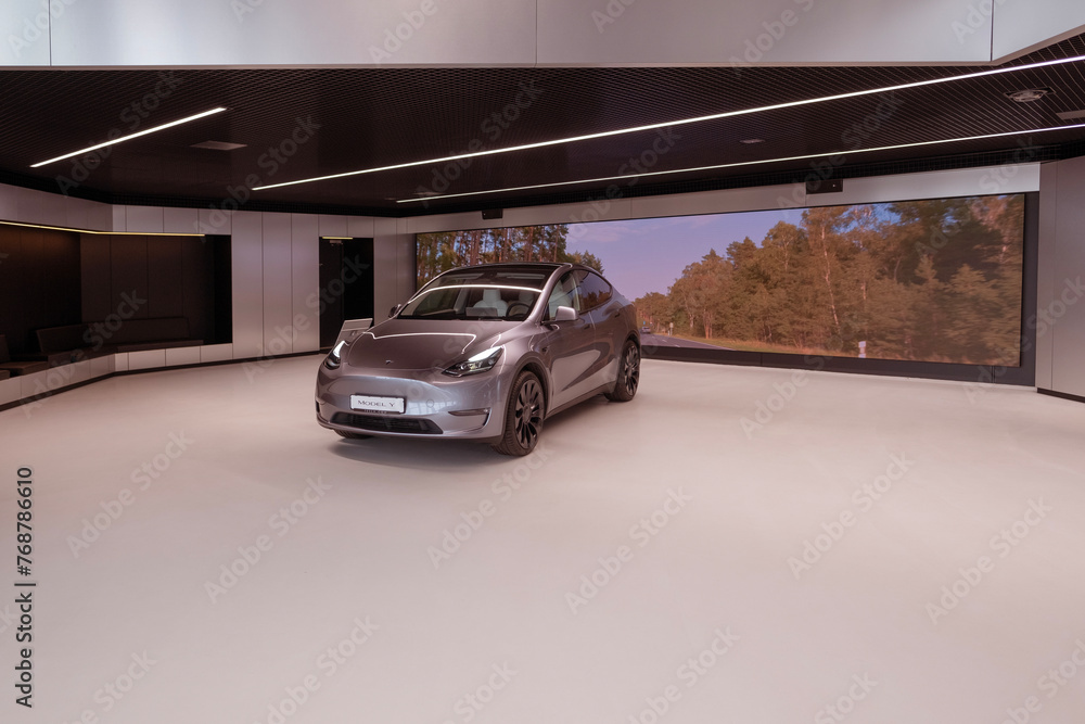 Quicksilver Tesla car model Y performance in Gigafactory Berlin ...