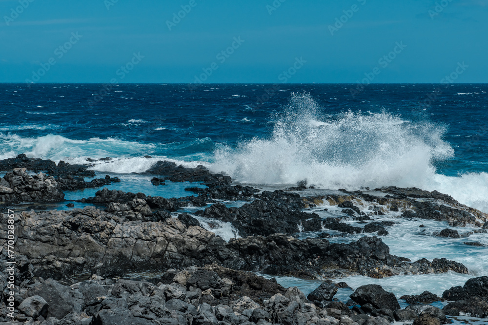 Makapuʻu Tide Pools, basalt comes from the Koʻolau volcano in eastern ...