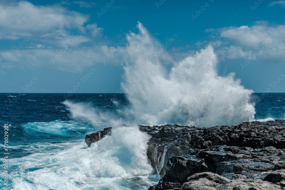 Makapuʻu Tide Pools, basalt comes from the Koʻolau volcano in eastern ...