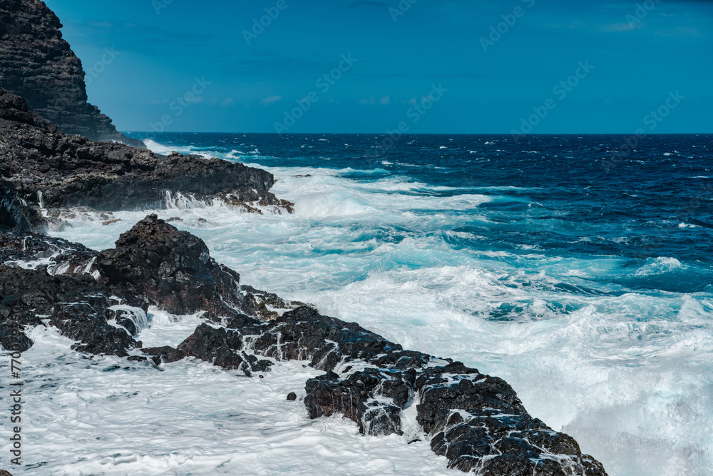 Makapuʻu Tide Pools, basalt comes from the Koʻolau volcano in eastern ...
