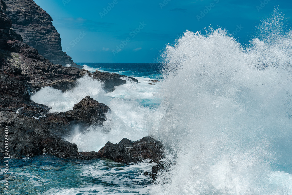 Makapuʻu Tide Pools, basalt comes from the Koʻolau volcano in eastern ...