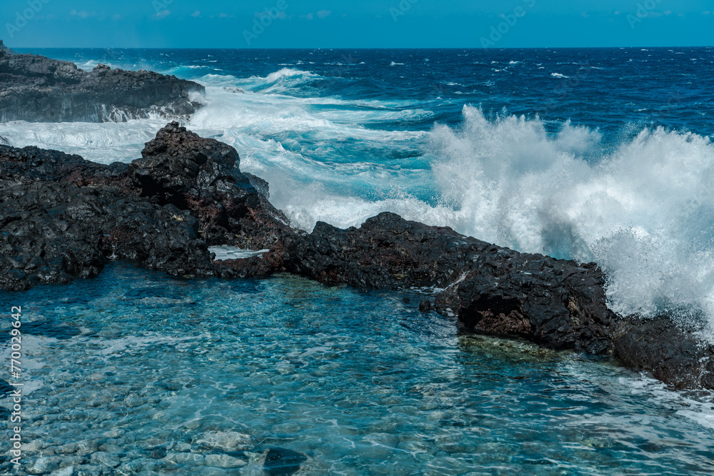 Makapuʻu Tide Pools, basalt comes from the Koʻolau volcano in eastern ...