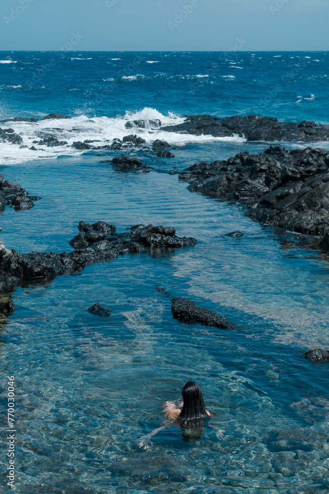 Makapuʻu Tide Pools, basalt comes from the Koʻolau volcano in eastern ...