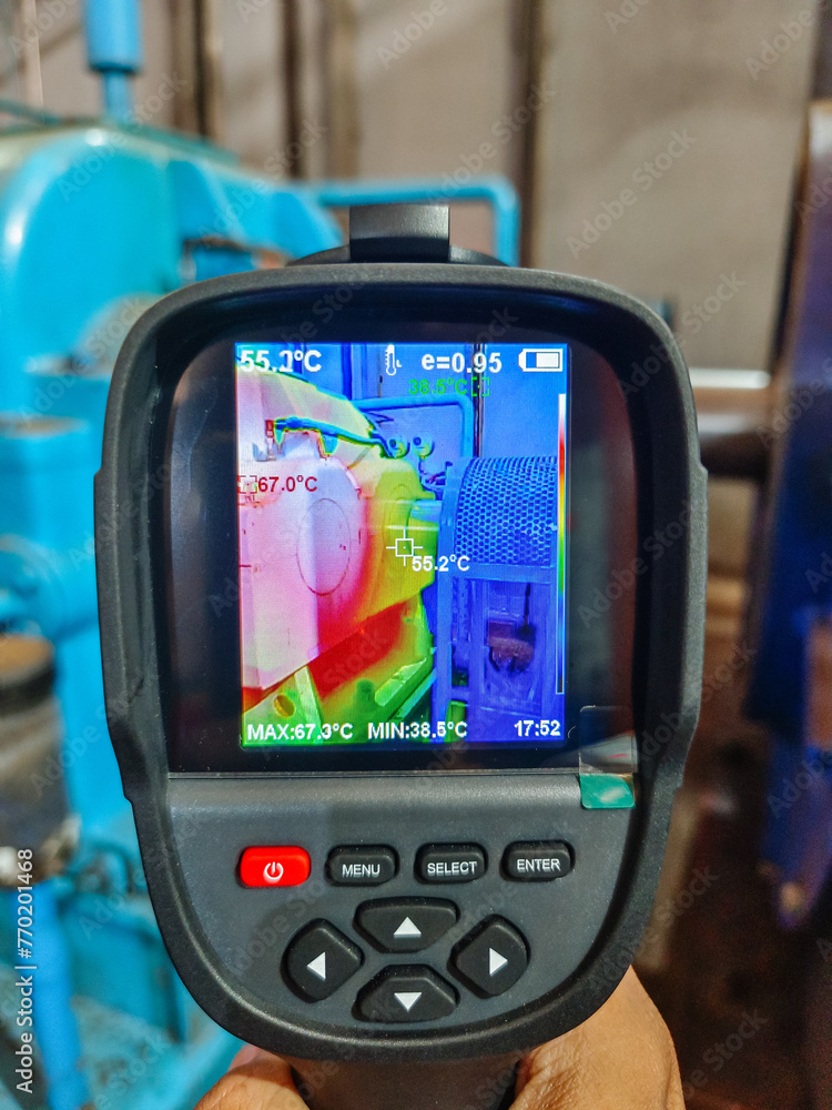 Display screen for measuring the temperature of machines in industrial ...