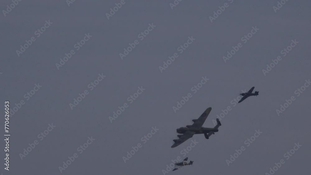 Avro Lancaster bomber world war 2 plane spitfire and Hawker Hunter in ...