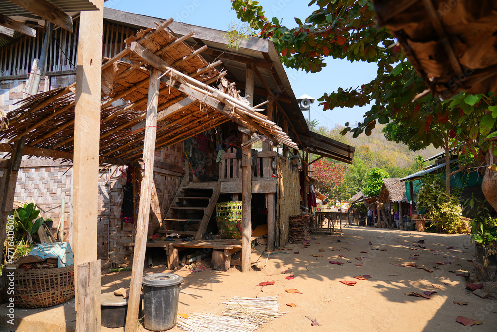 Homes of Kayan refugees in the Huay Pu Keng long-neck ethnic village in ...