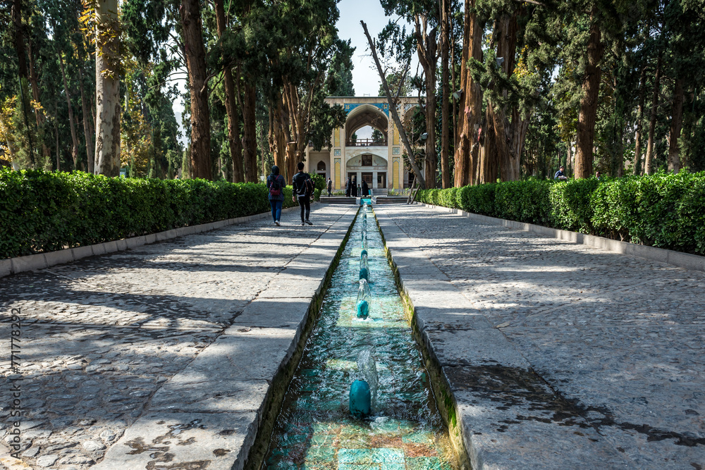Main building and water channel in Fin Garden, historical Persian ...