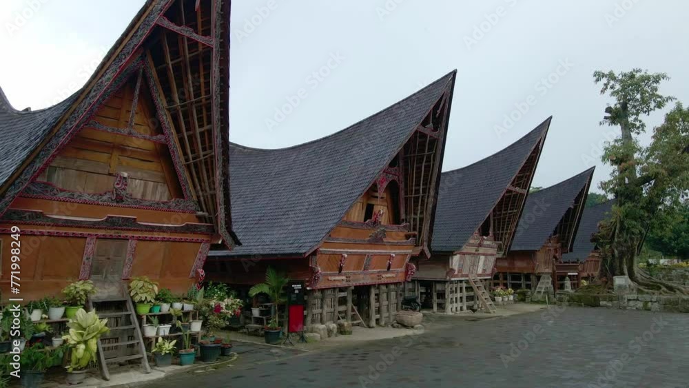 Traditional house of the Batak tribe in North Sumatra, Indonesia vídeo ...