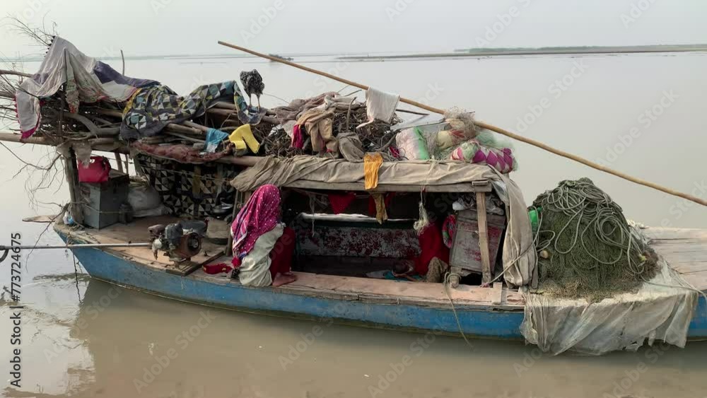 Layyah, Pakistan, November 17, 2023. Mohana tribe In Pakistan. Boat ...